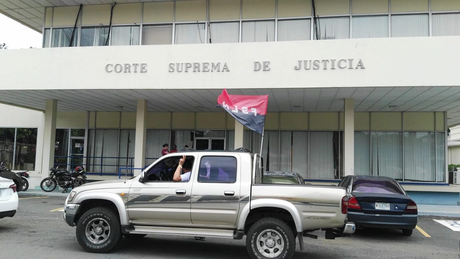 Destituyen a hija de Valdrack Jaentschke y a exembajadora Ruth Tapia en ...