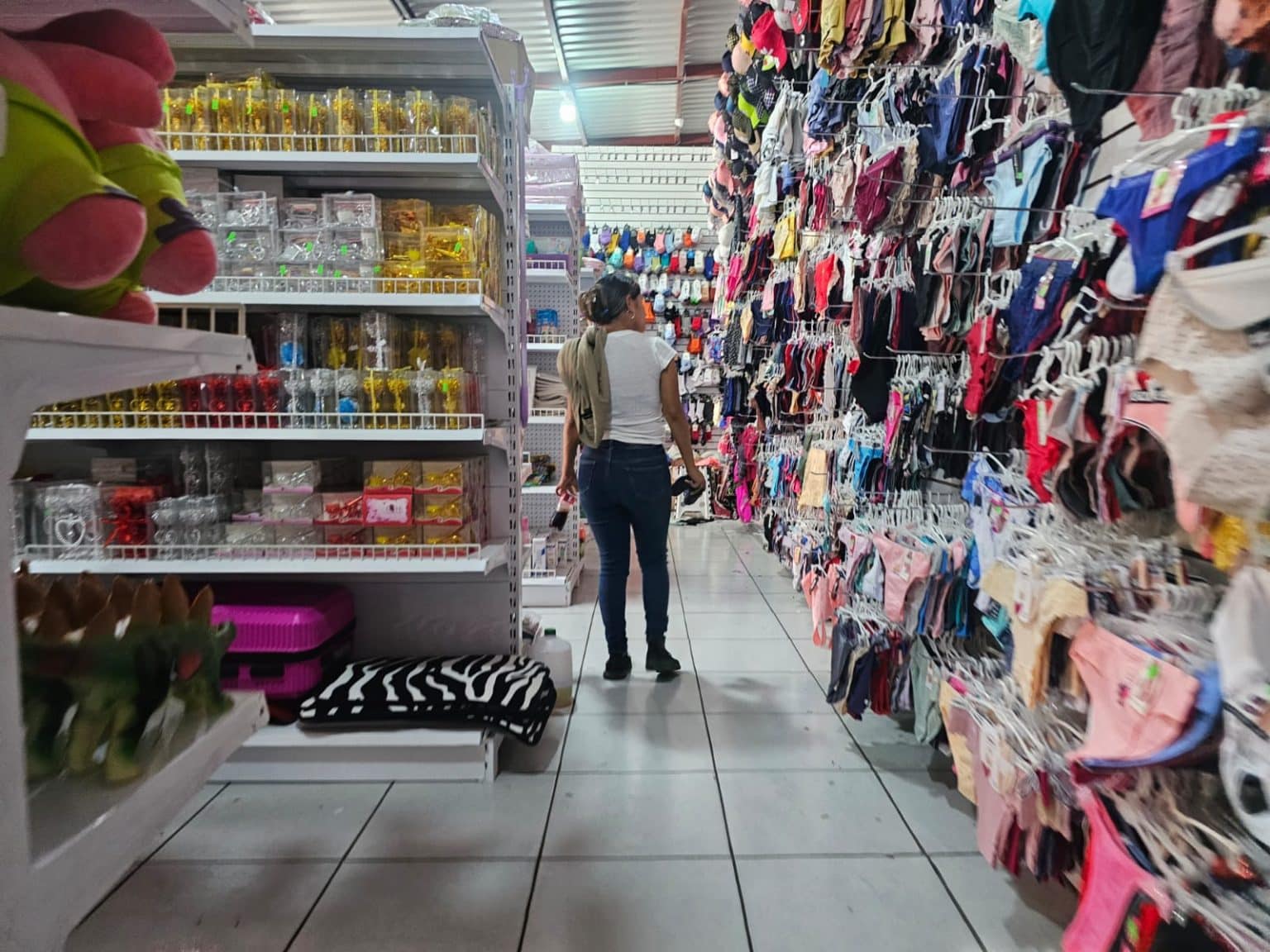 Chinese Megastores are Suffocating Nicaraguan Businesses - Confidencial